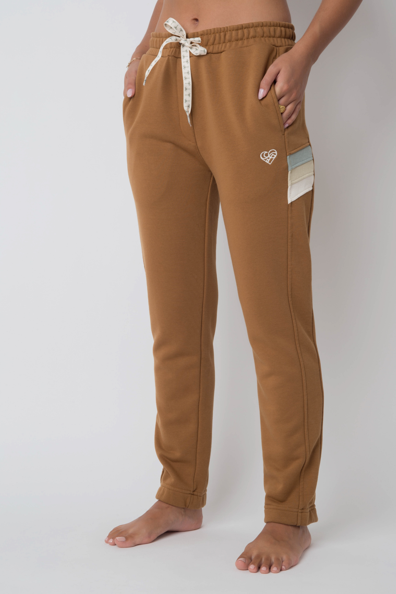 FITTED BROWN SWEATPANTS - MAUI – Femi Girls